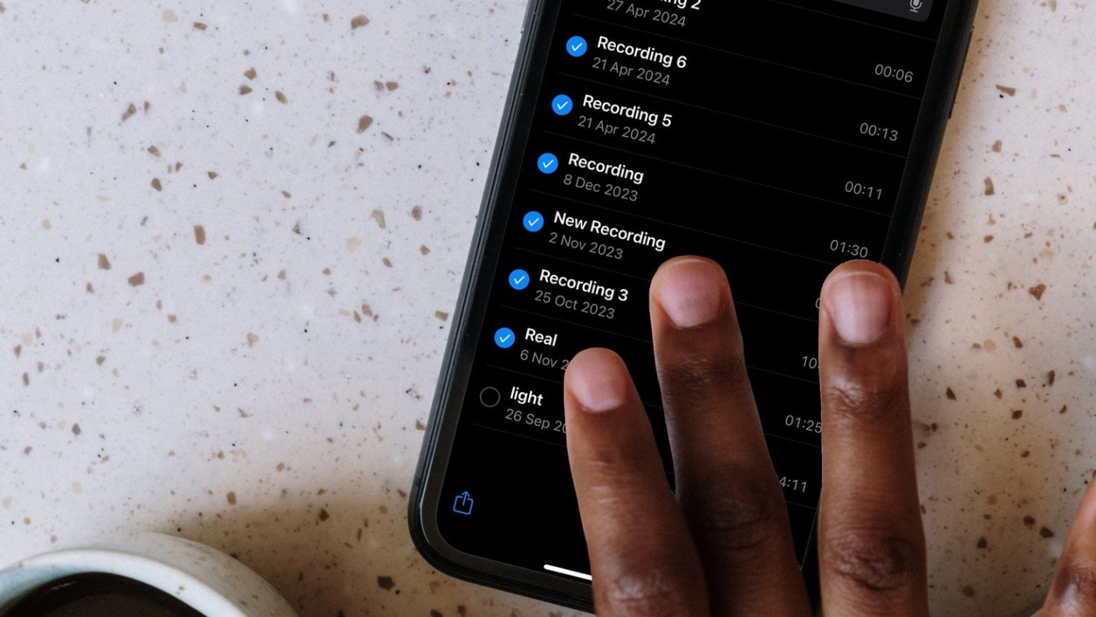How to quickly select items on iPhone using the two-finger trick ...
